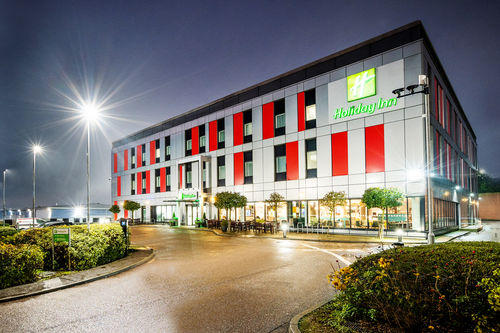 Luton Hotels: Holiday Inn London - Luton Airport Hotel in Luton, United ...